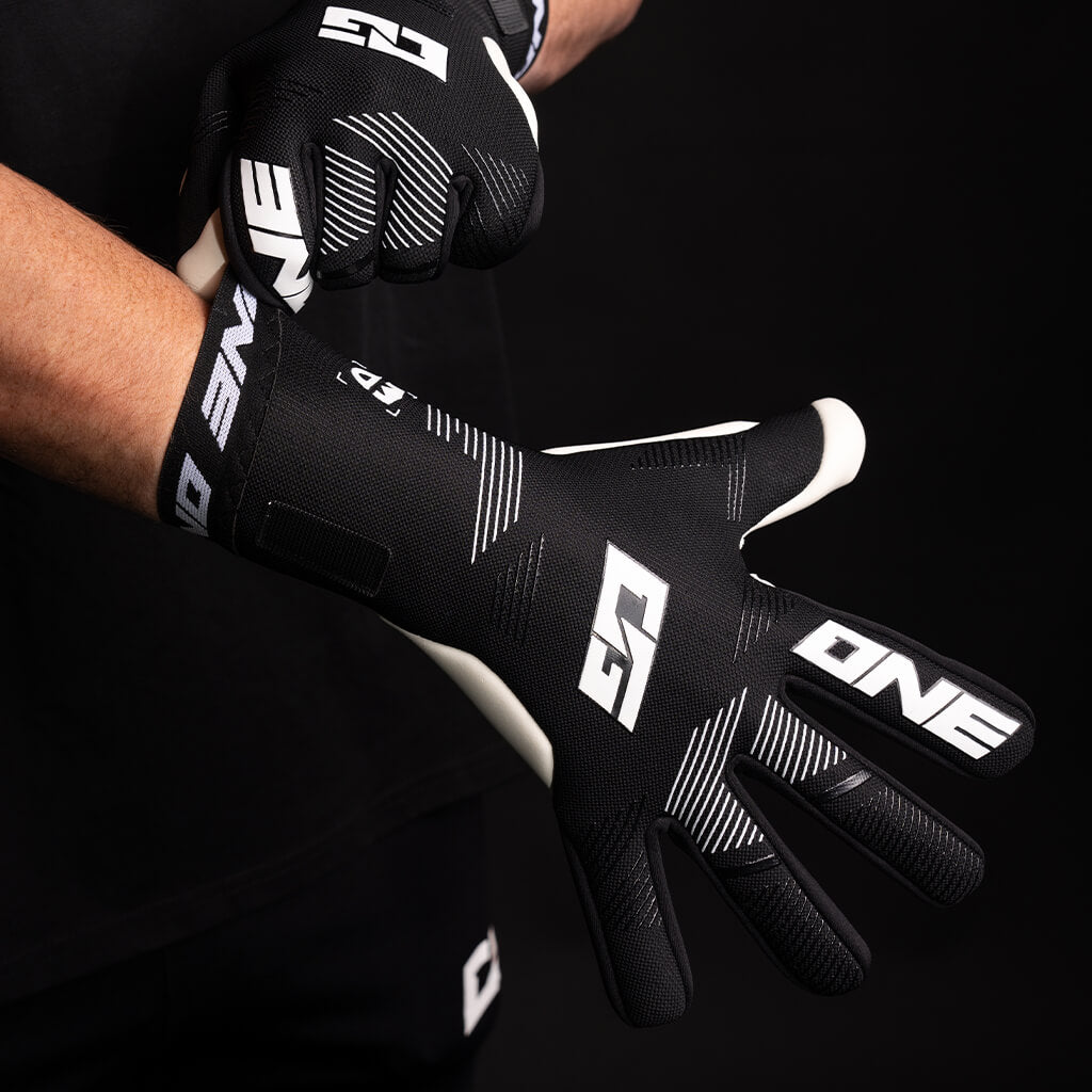 OG1 Midnight | Martin Dúbravka's Goalkeeper Gloves | One Glove® America ...